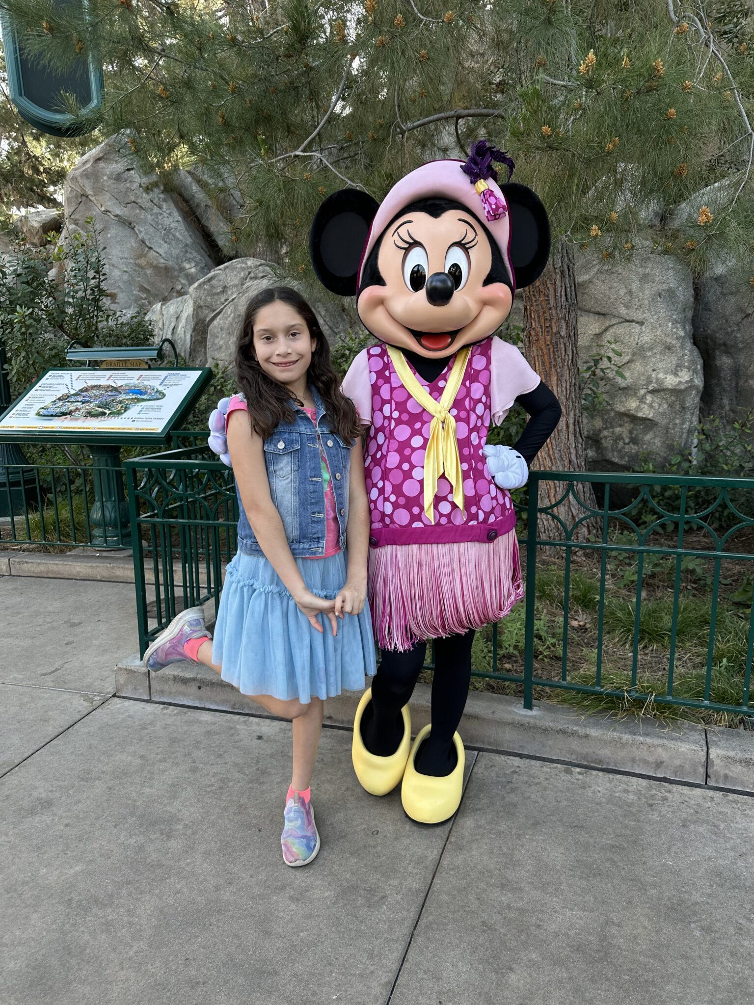 DIY Thrifted Disney Outfit Minnie Mouse Vest Easy Sewing - CATHIE ...